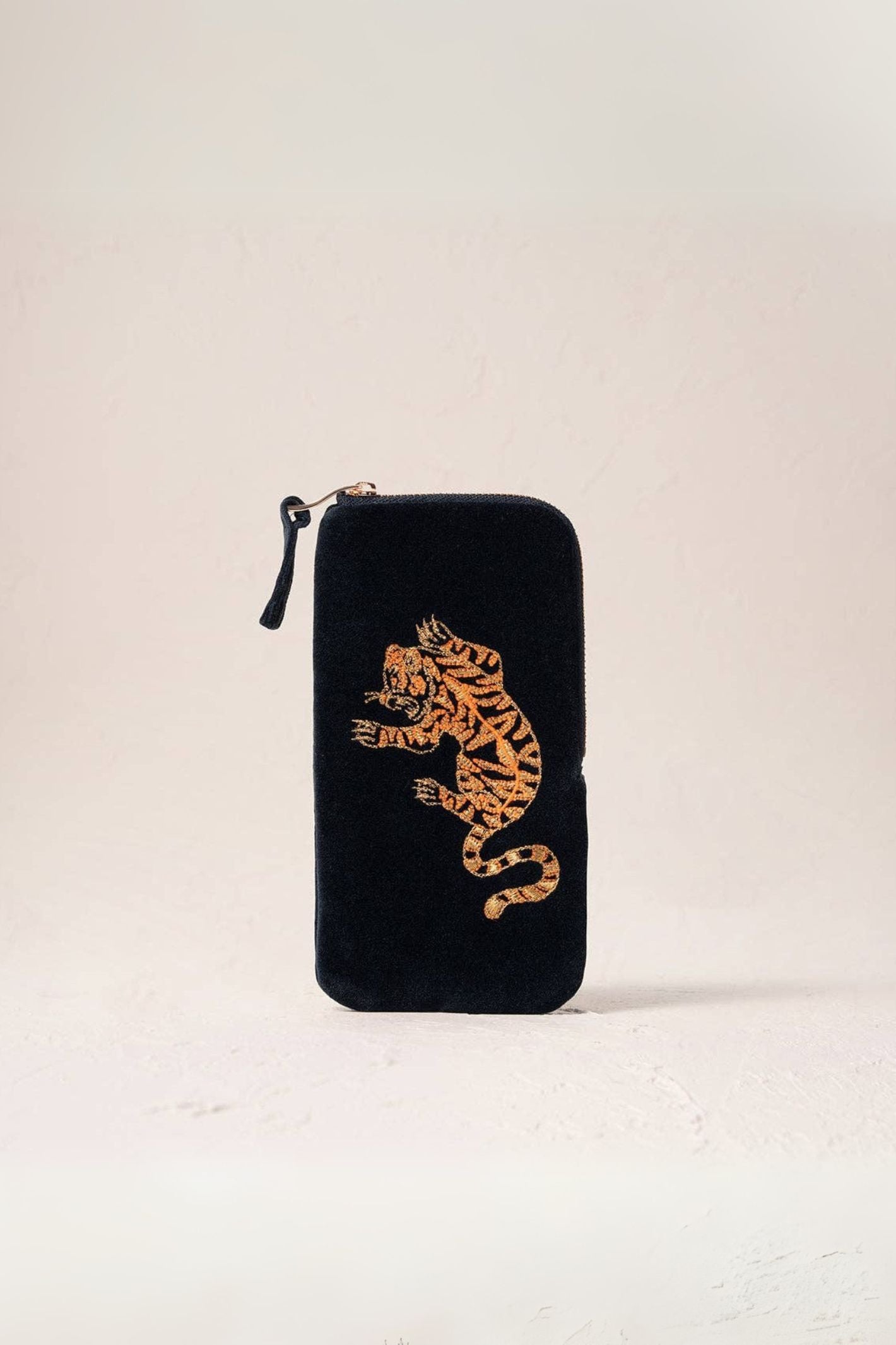 Elizabeth Scarlett Wild Tiger Glasses Case – Experience Boutique