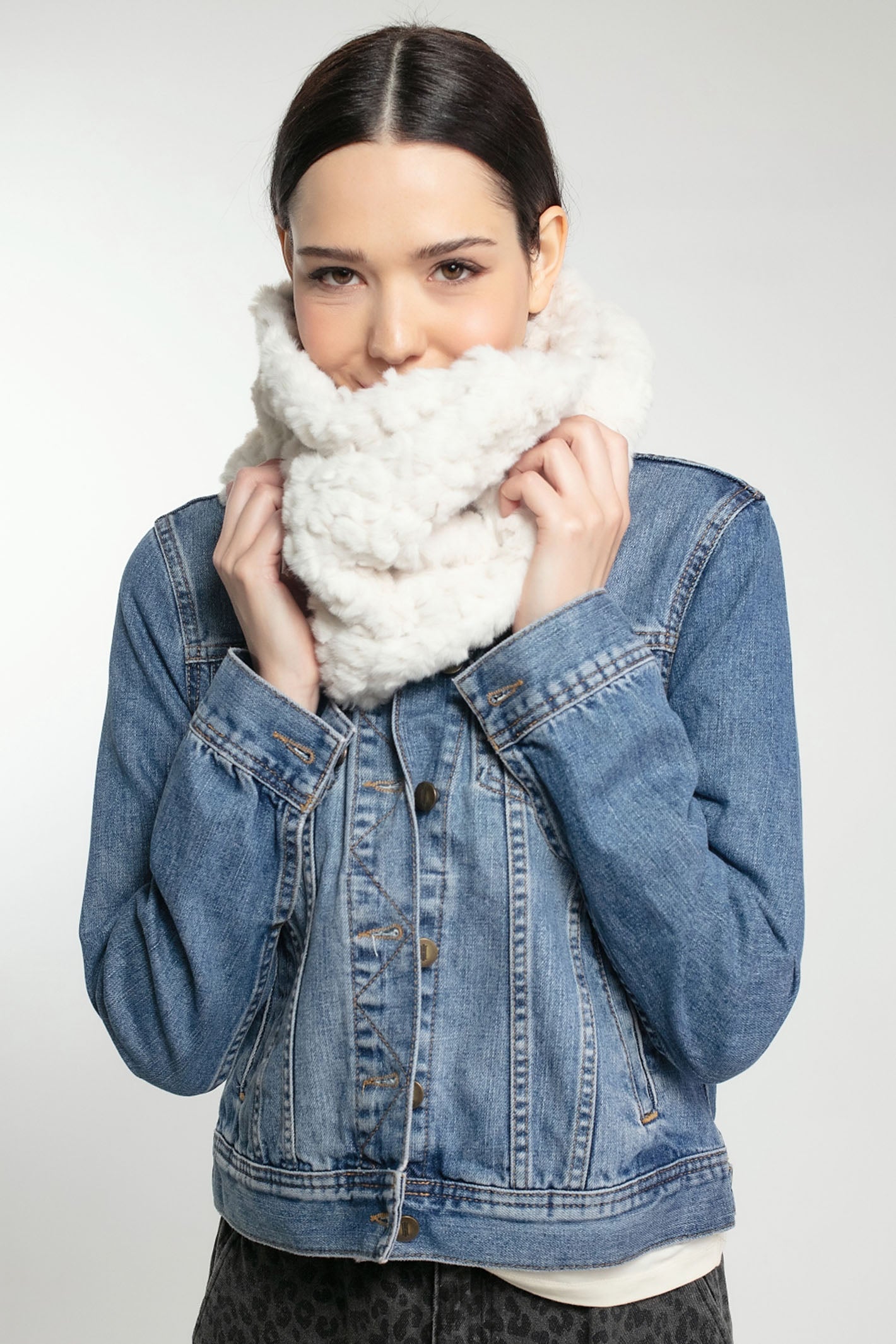 Nooki Snuggy Cream Faux Fur Snood – Experience Boutique