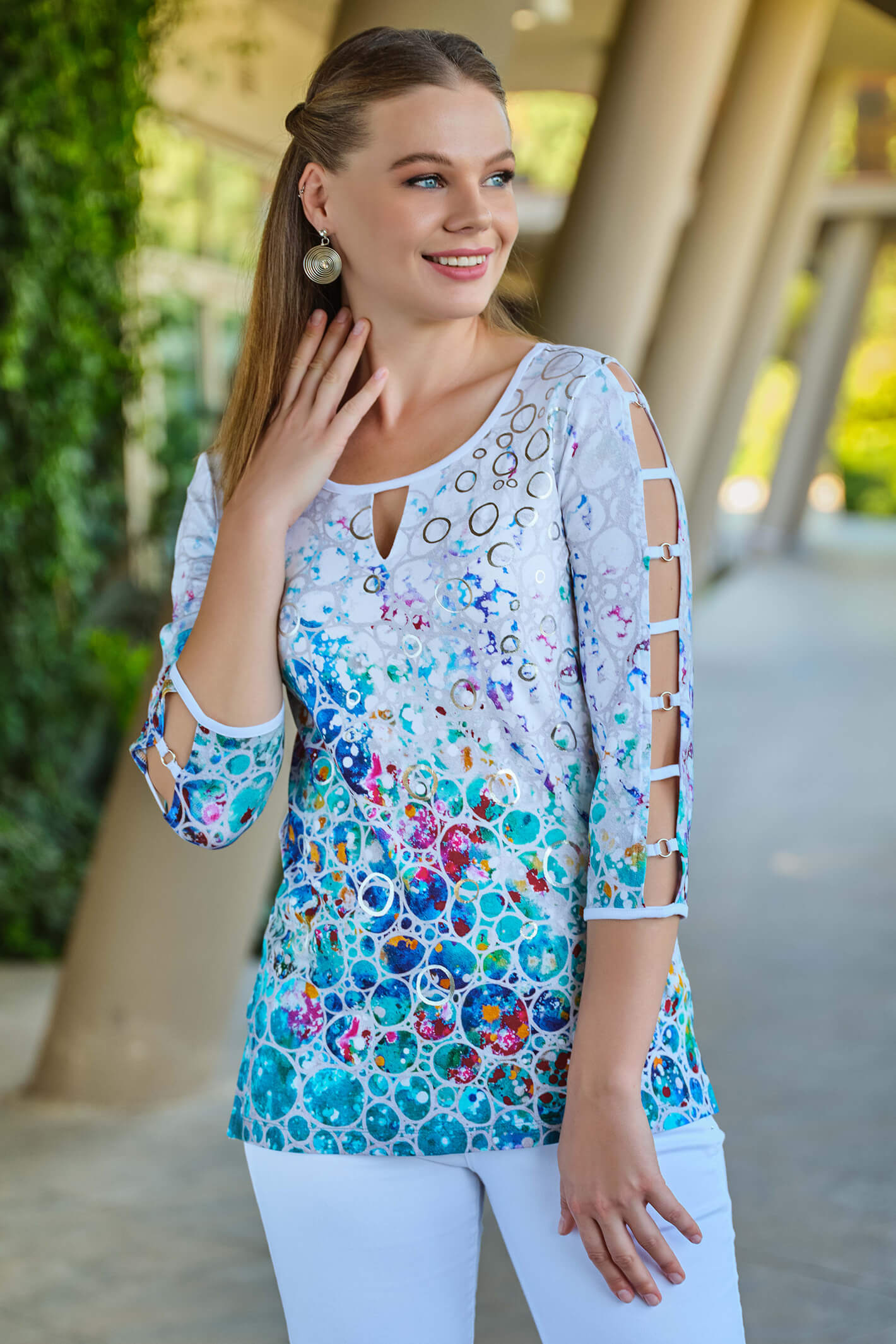 Dolcezza 23753 White Dimension Circles Top – Experience Boutique